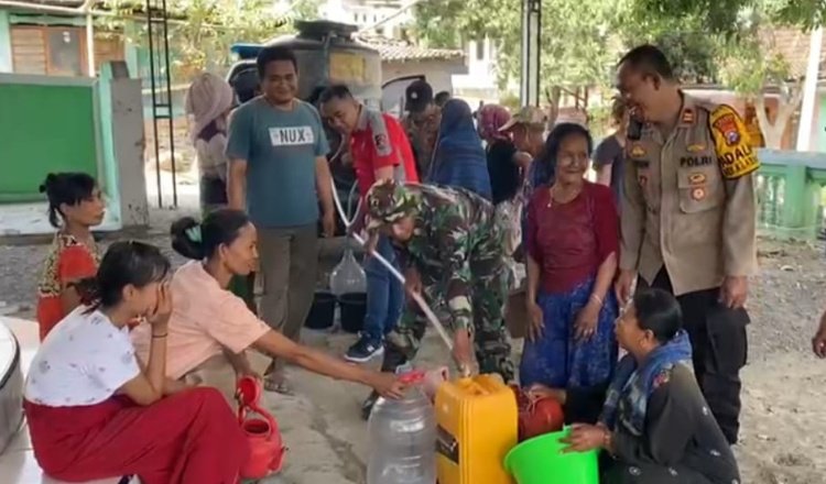 Polres Bondowoso Bantu Air Bersih di Tengah Kemarau, Warga Dusun Menuran Berterima Kasih