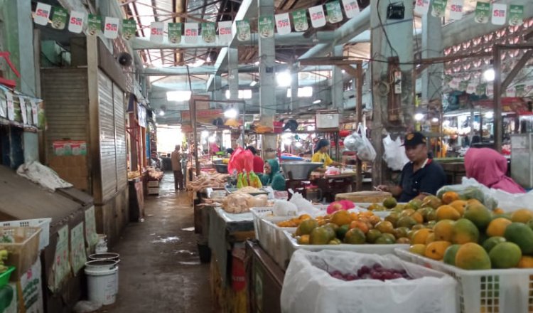 Digitalisasi Terhambat: Warga Jember Keluhkan Sulitnya Transaksi ...